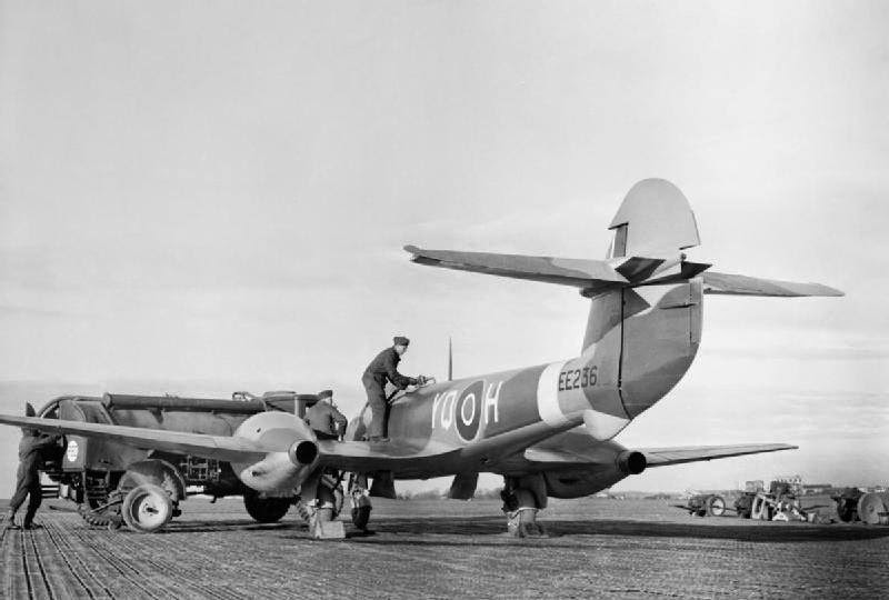 Jet & Prop by FalkeEins: 27 July 1944 - first Gloster Meteor sortie ...