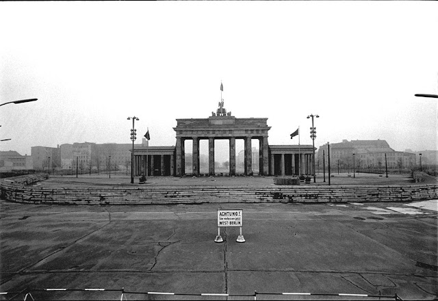 Counterlight's Peculiars: The Brandenburg Gate