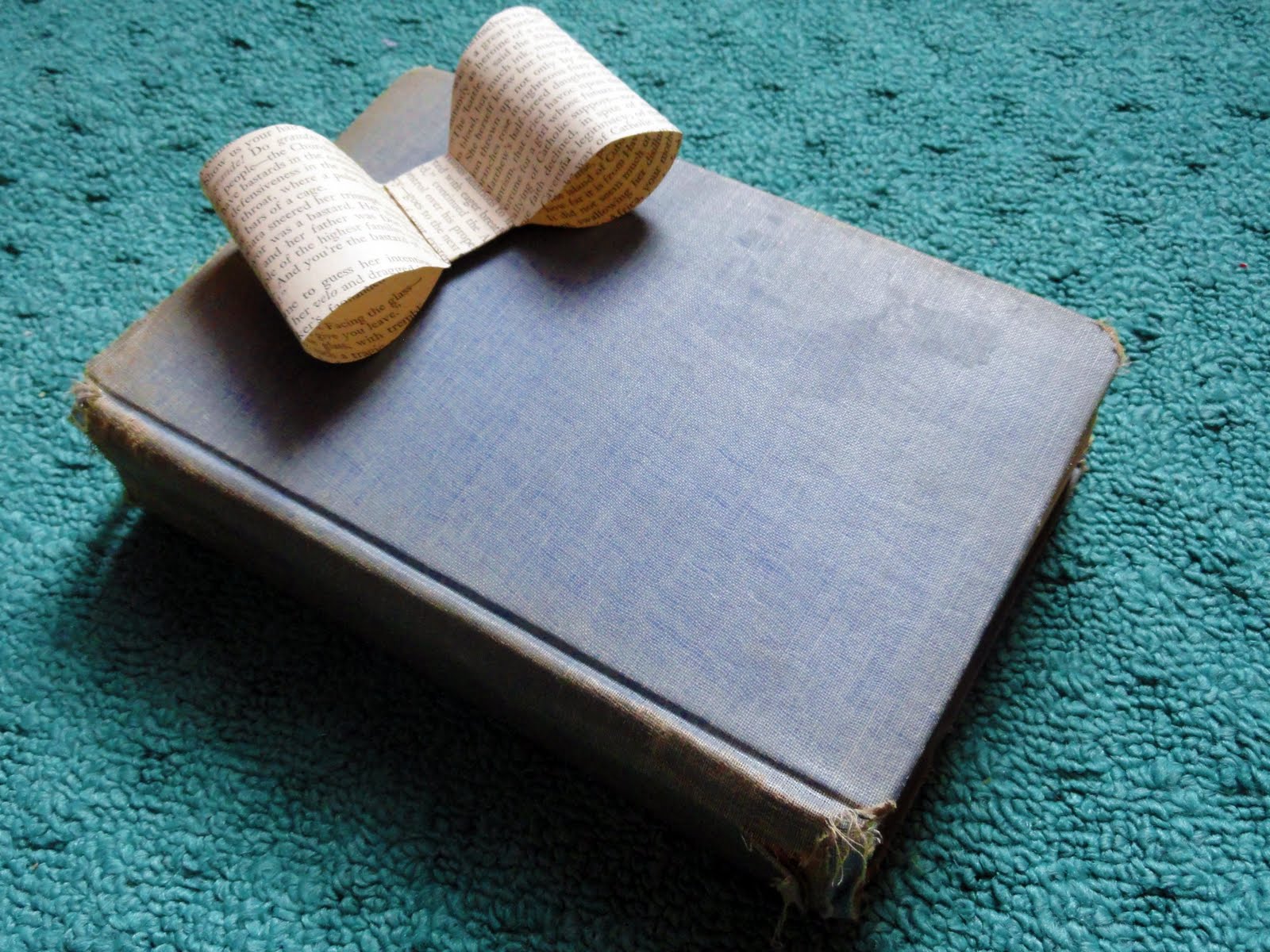 Lovely book page DIY ~ Lacey in Love