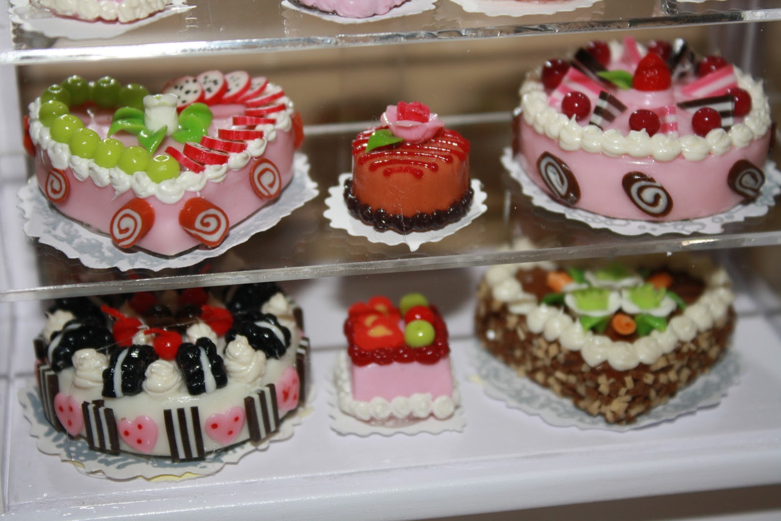 cakes.chantek: Introducing the latest gadget - mini toppers for ...