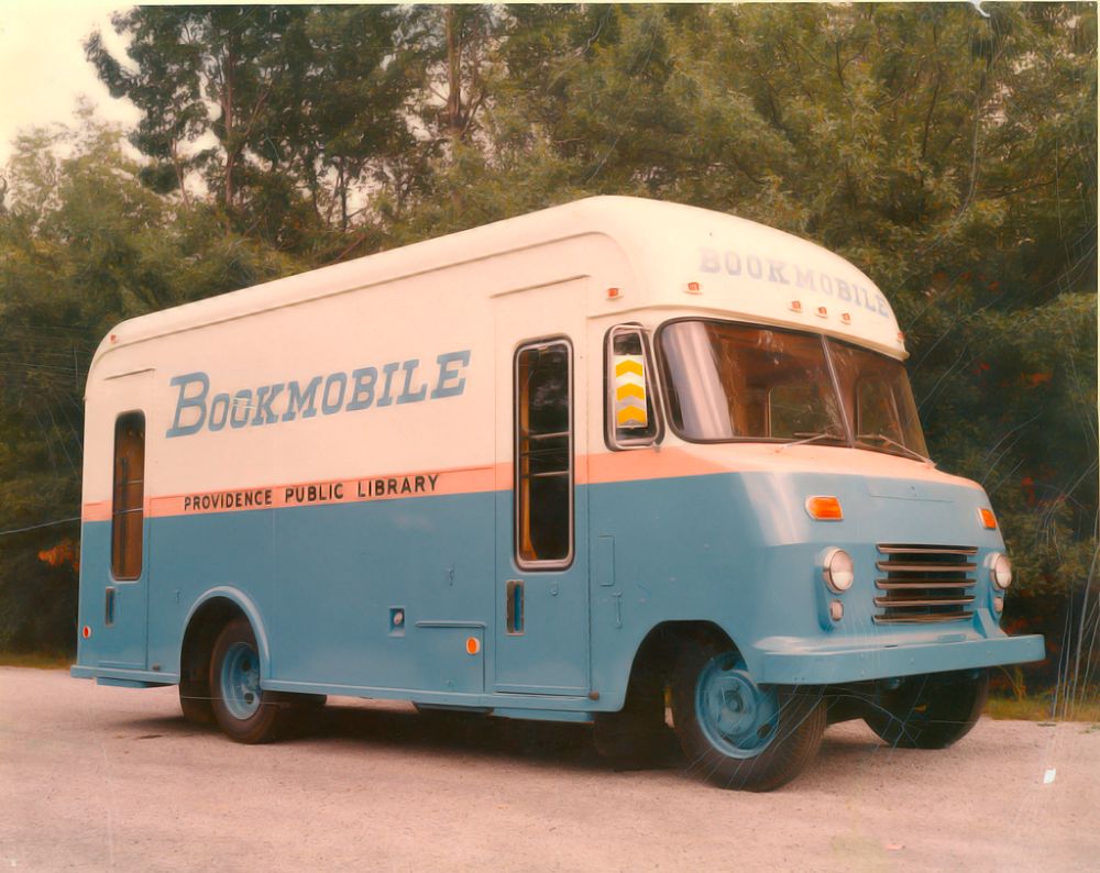Long Before Amazon, There Were Bookmobiles! These 30 Libraries-on ...