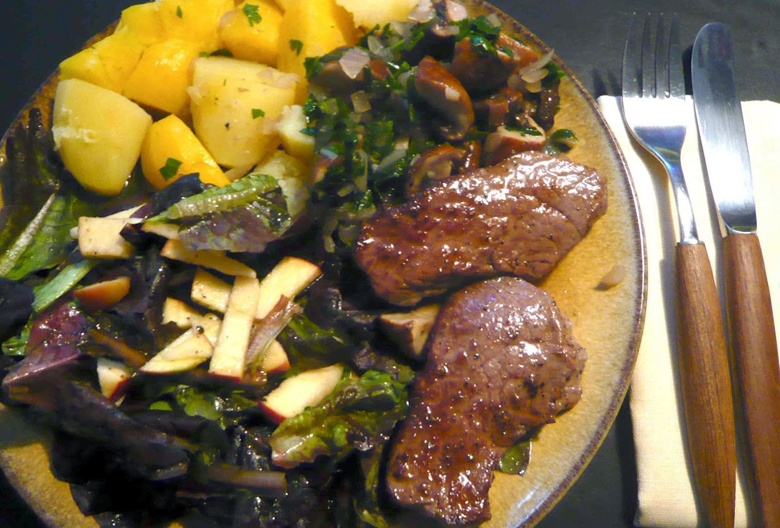 HAPPY HEALTHY FOOD: A really full plate...