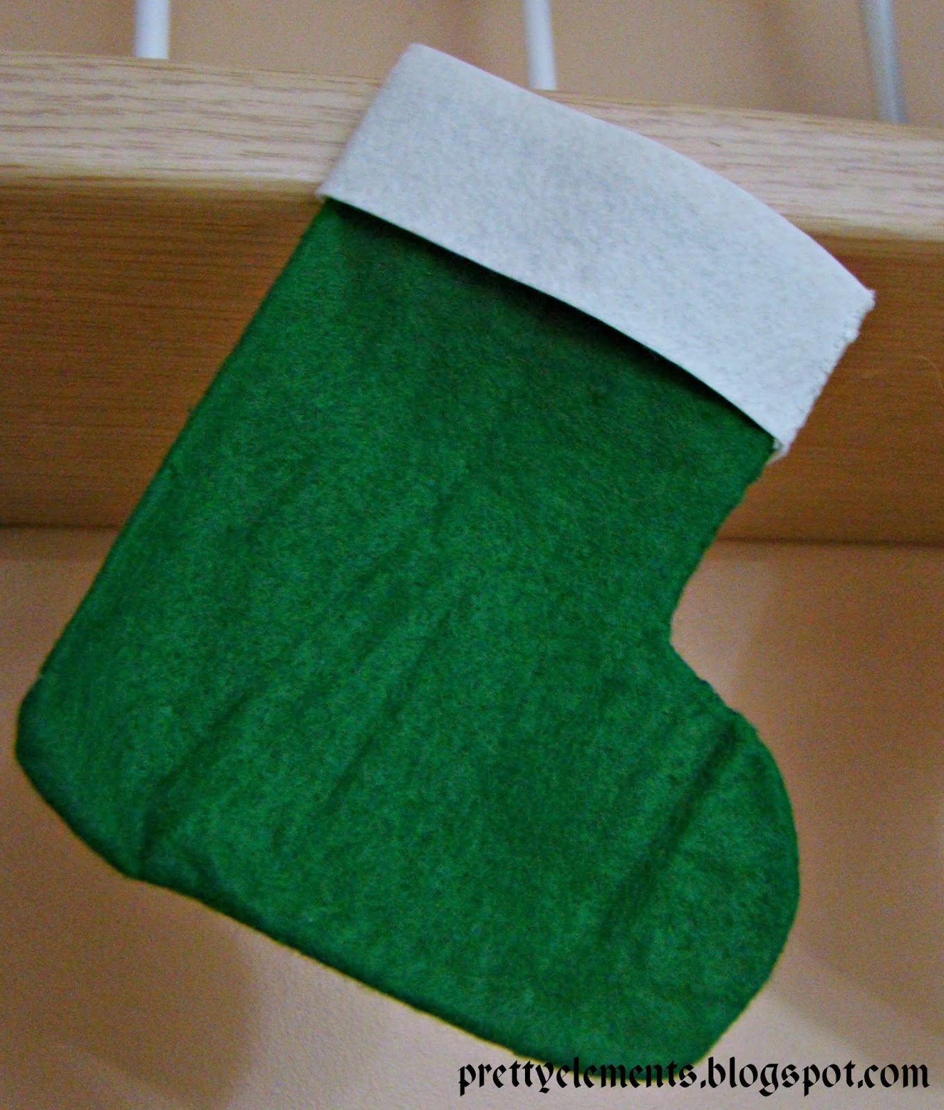 Pretty Elements: Christmas decorations & DIY Felt Christmas socks