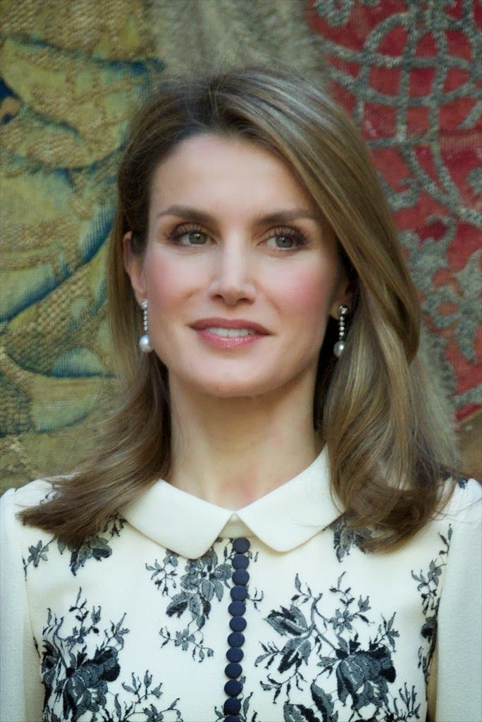 Princess Letizia Delivers Fine Arts Gold Medals