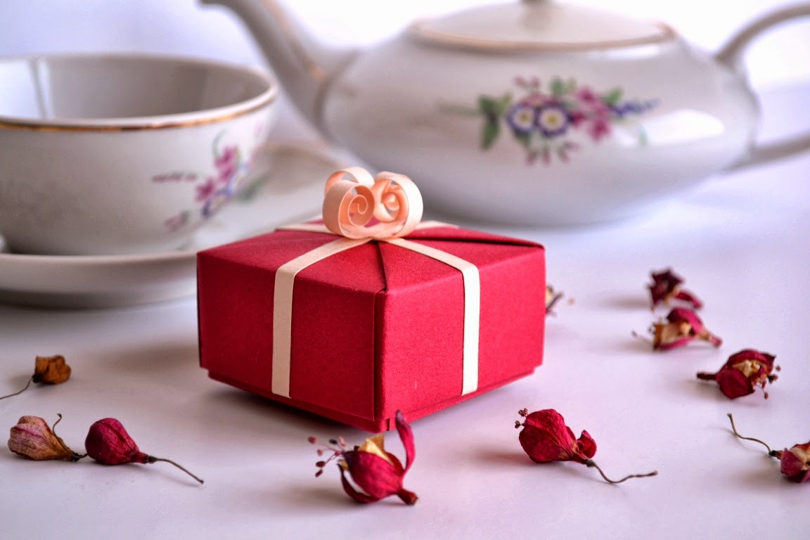 Kağıtla küçük şeyler: Küçücük Kırmızı Kutucuk