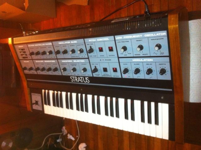 MATRIXSYNTH: Crumar Stratus