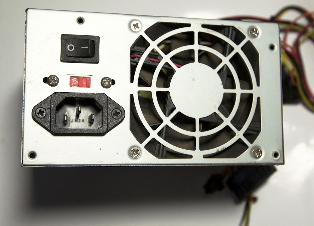 soporte y mantenimiento R.: MANTENIMIENTO DE LA FUENTE DE PODER