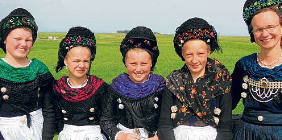 FolkCostume&Embroidery: Costume of the North Frisian Islands