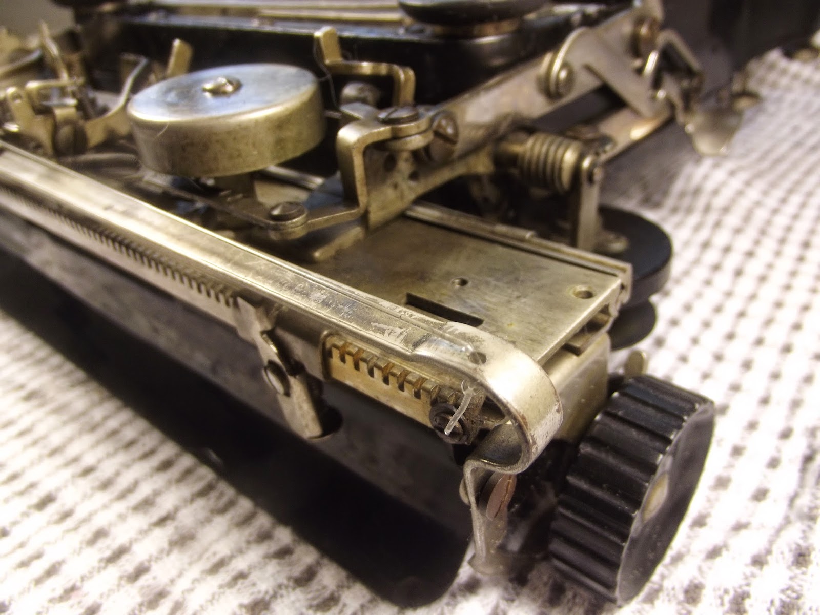 oz.Typewriter: Anatomy of a Fox No 1 Portable Typewriter