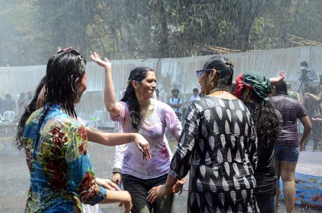 ALL Enjoy Here: 30 Photos of Hot Indian Television Actresses Playing Holi