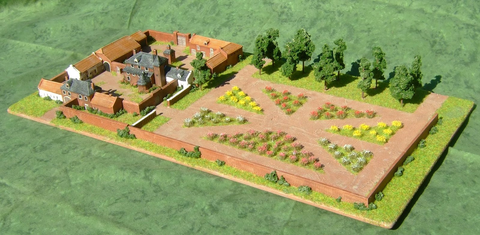 MacPhee's Miniature Men: 6mm Hougoumont