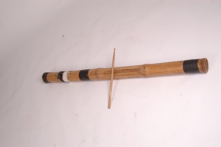 Estudando Capoeira: Dikanza (reco-reco)