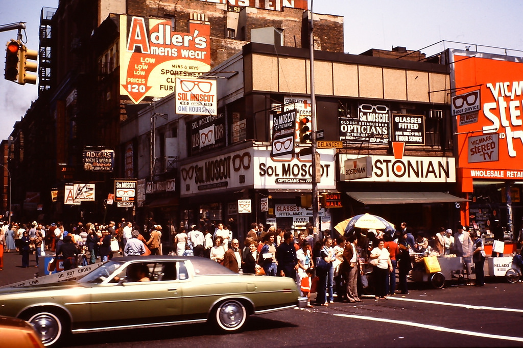 52 Amazing Color Photographs Documented Street Scenes of Downtown ...