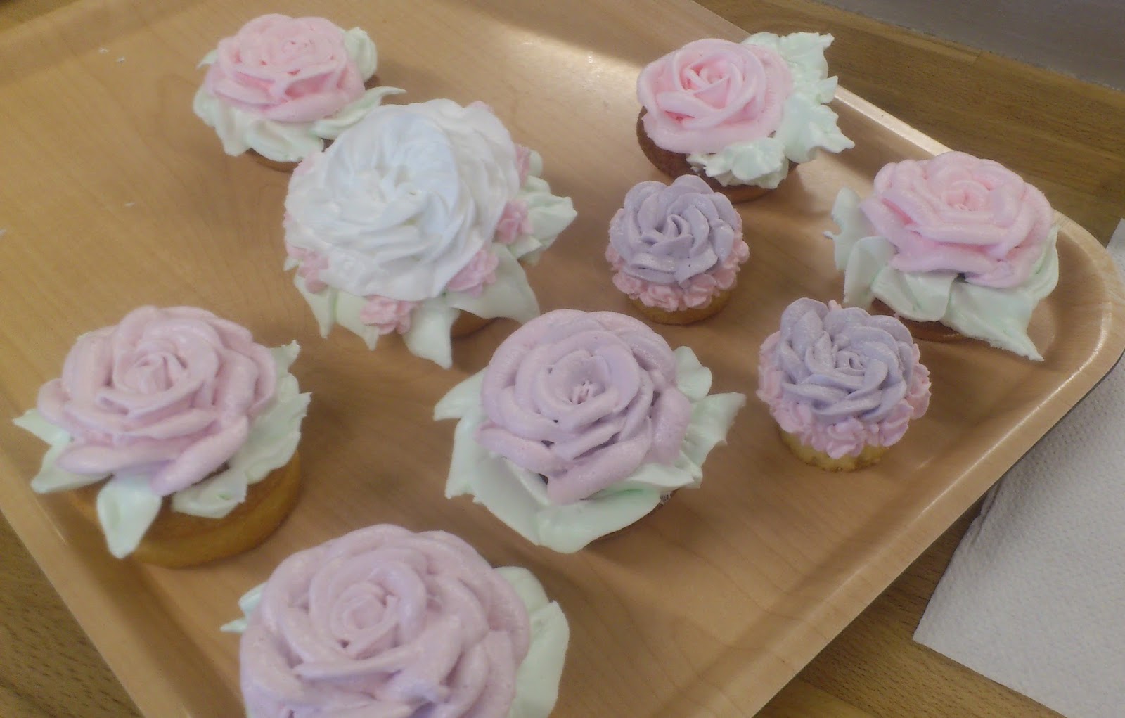 Harjutamine teeb meistriks: Tassikeeksid sefiiriga (munavalgekreemiga).