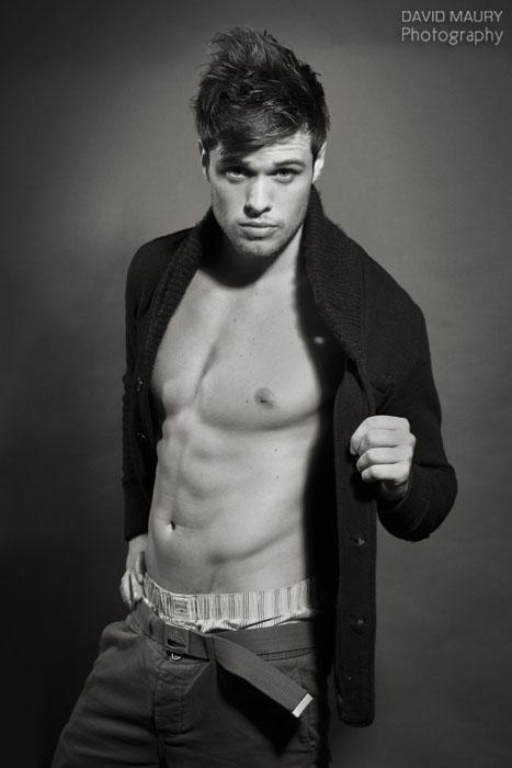 Man Central: Leo Delaney: Shirtless