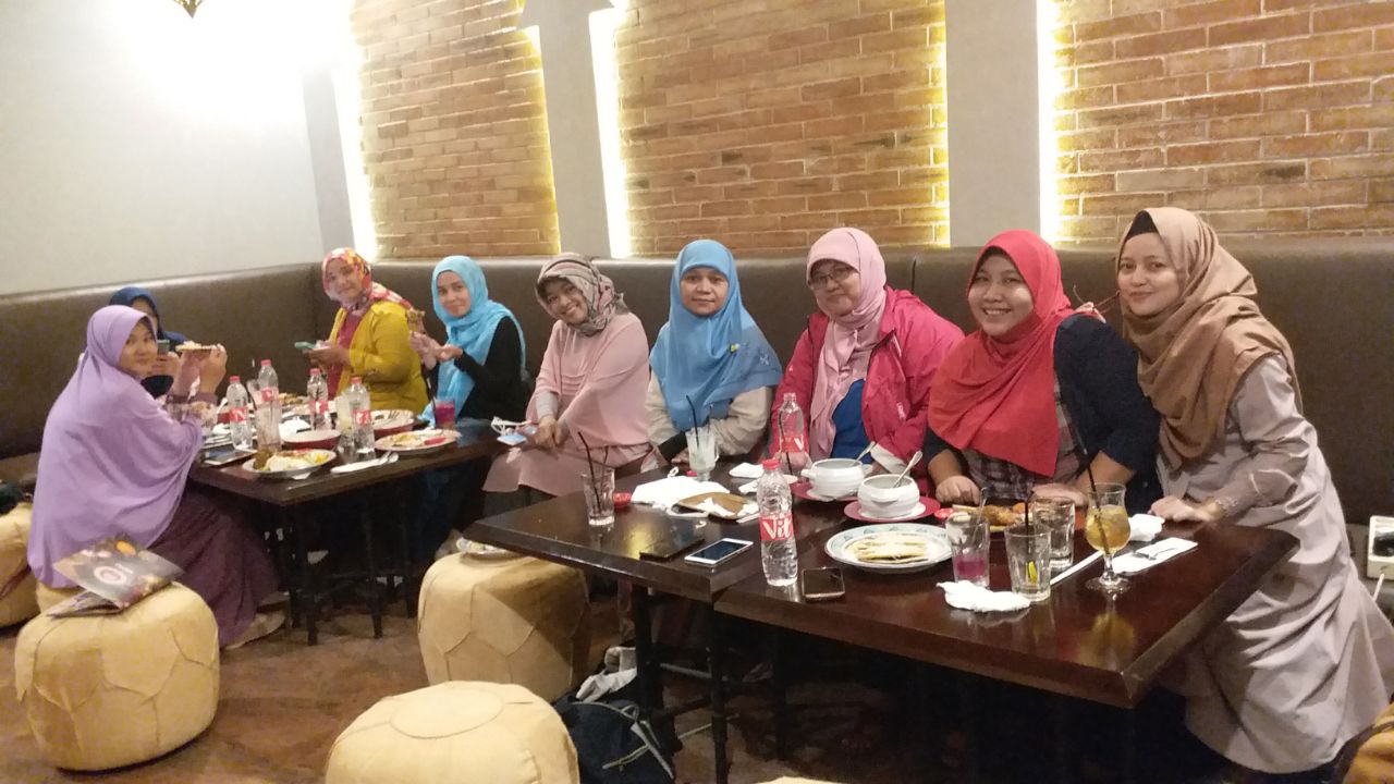 Gerbang Matahari Arundina: BUKBER DI THE FOOD OPERA BANDUNG