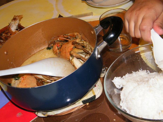 adobongblog: Ginataang Alimango (Crabs in Coconut Cream)