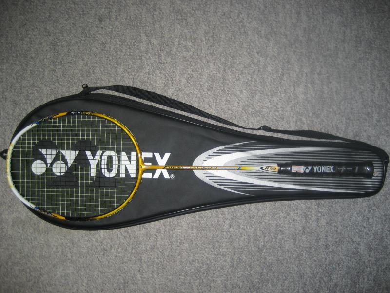 CERITA DAN TAULADAN: tip memilih raket badminton