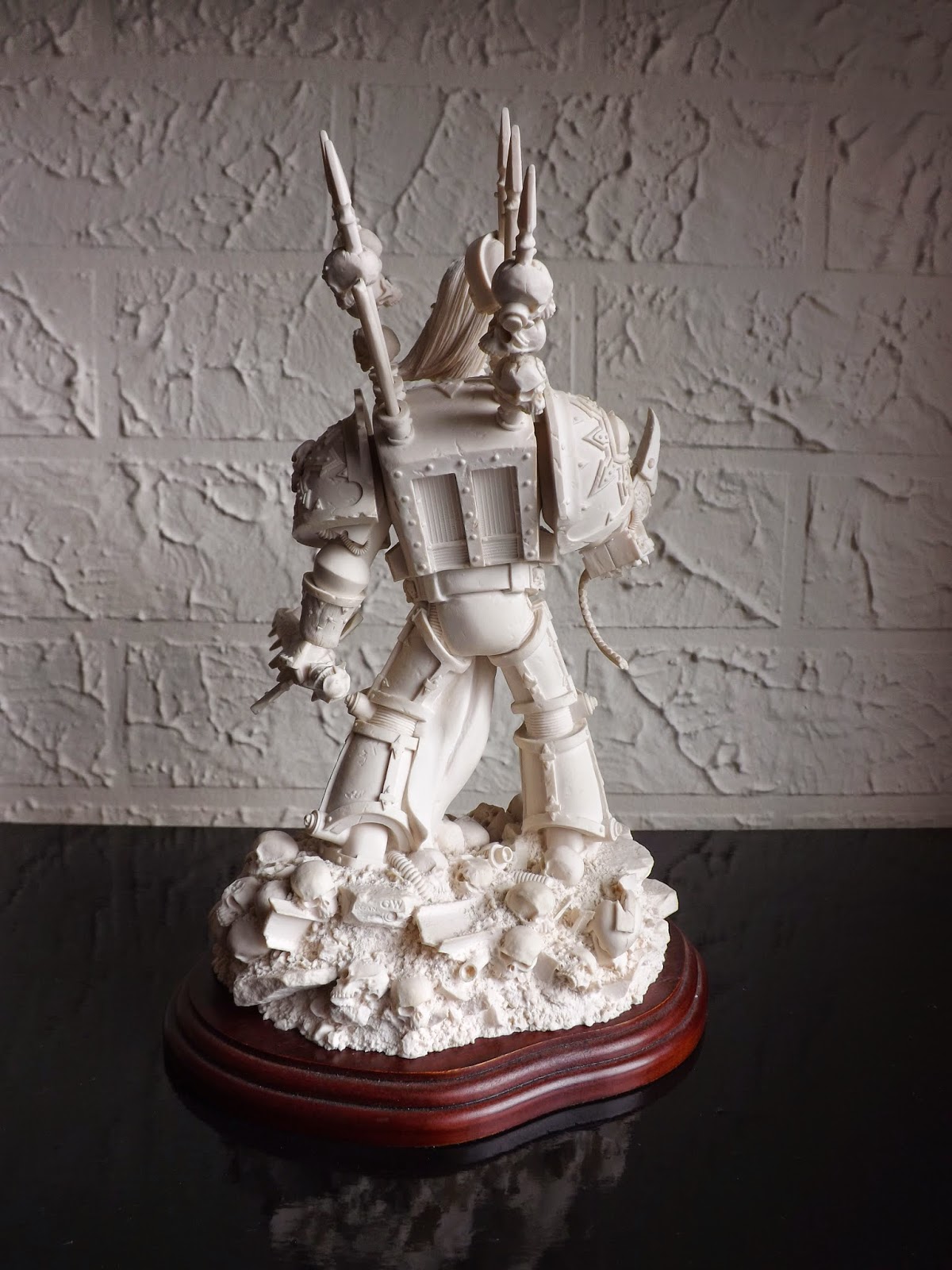 Limited Edition Warhammer models: Busts and Statue - Abaddon the ...