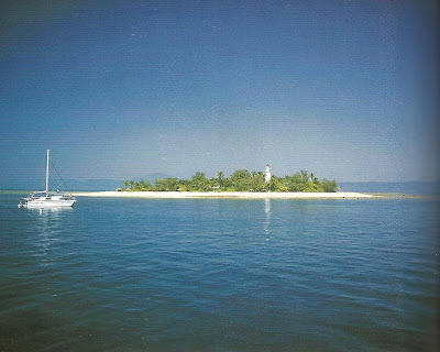 Huc & Gabet: Lighthouses of Australia: A visitor's guide by John Ibbotson.