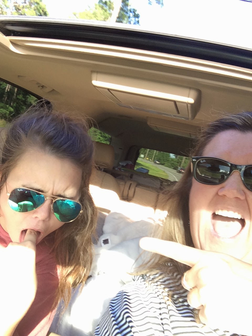 Mojoy: At the beach. Day one!