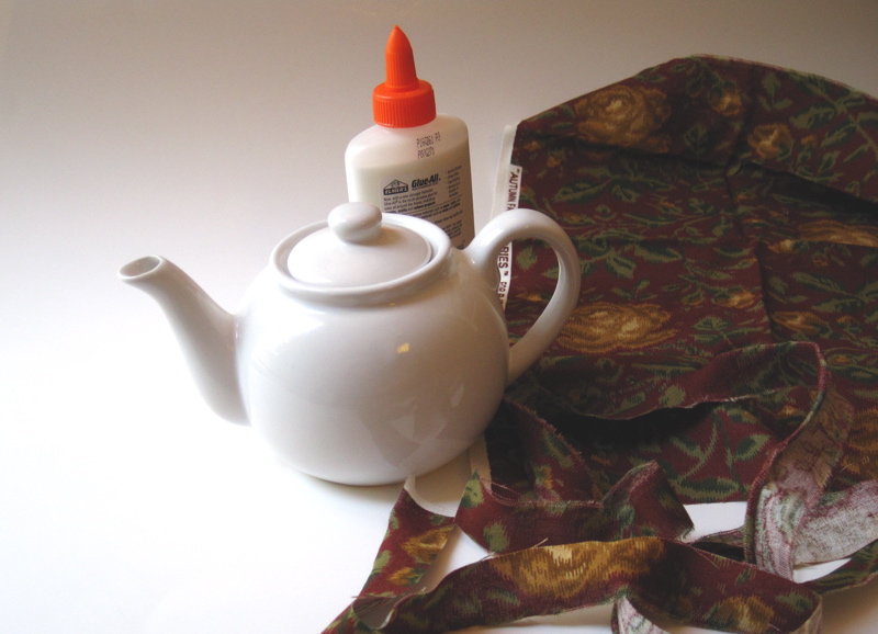 Tea With Friends: An easy teapot craft