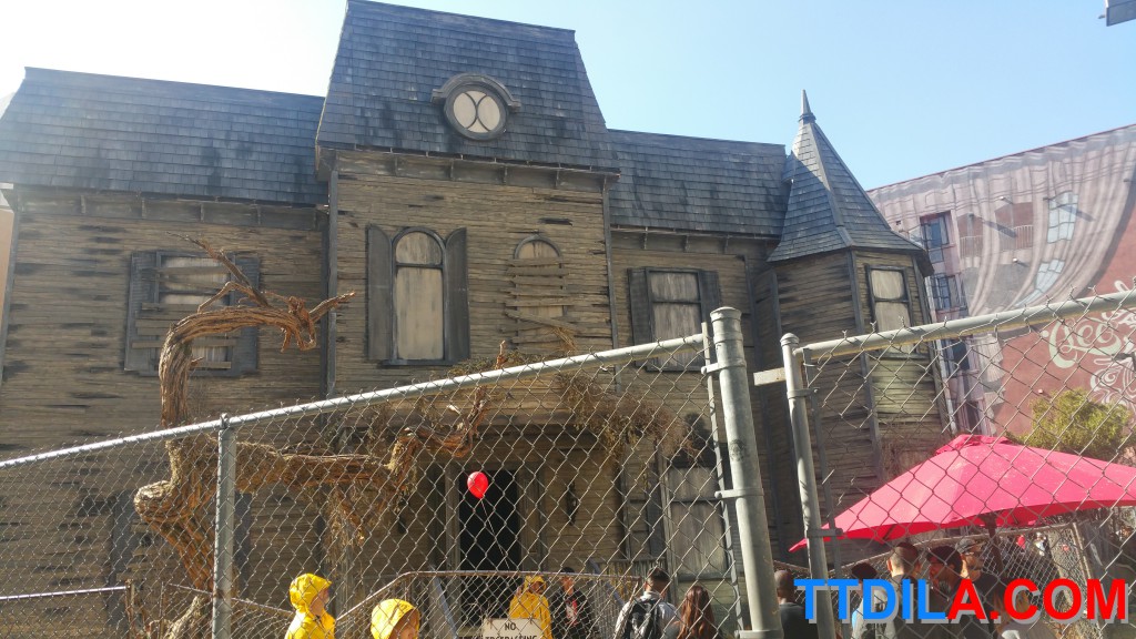 Things To Do In Los Angeles: Free Scares In Hollywood The IT Experience ...