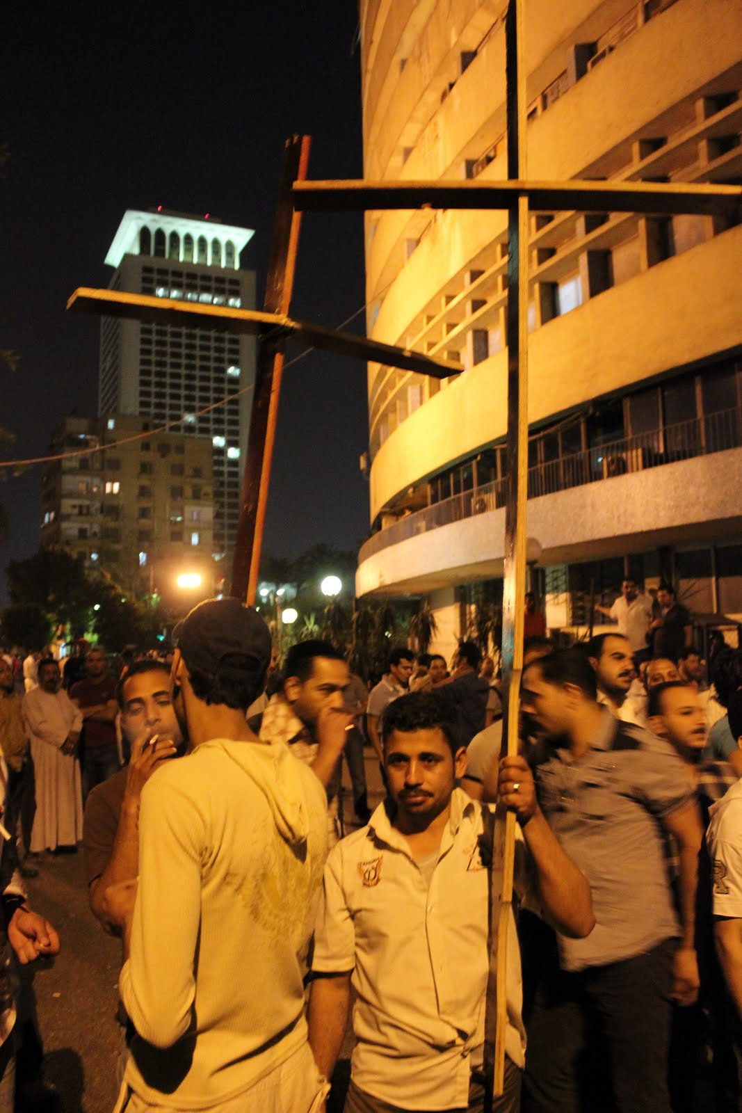 SHE2I2: Christians & Sympathetic Muslims Protest at Maspero