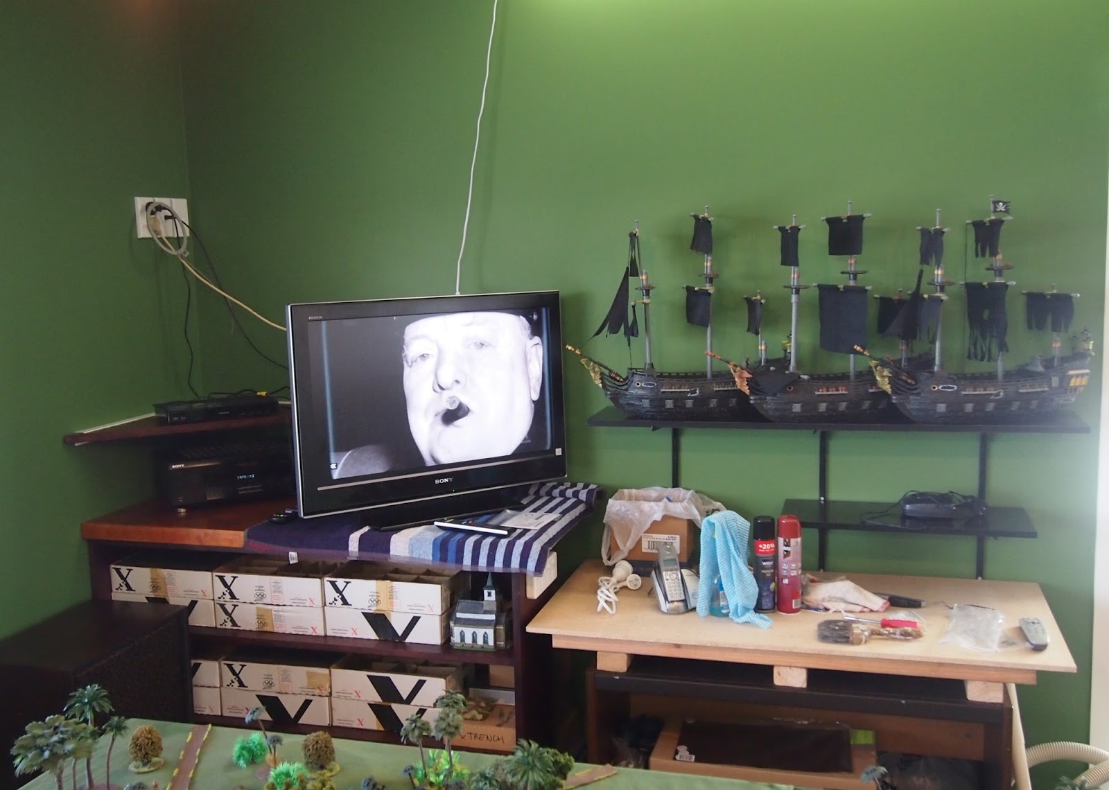 Wades World of Wargaming: New computer desk for the Wargames room.