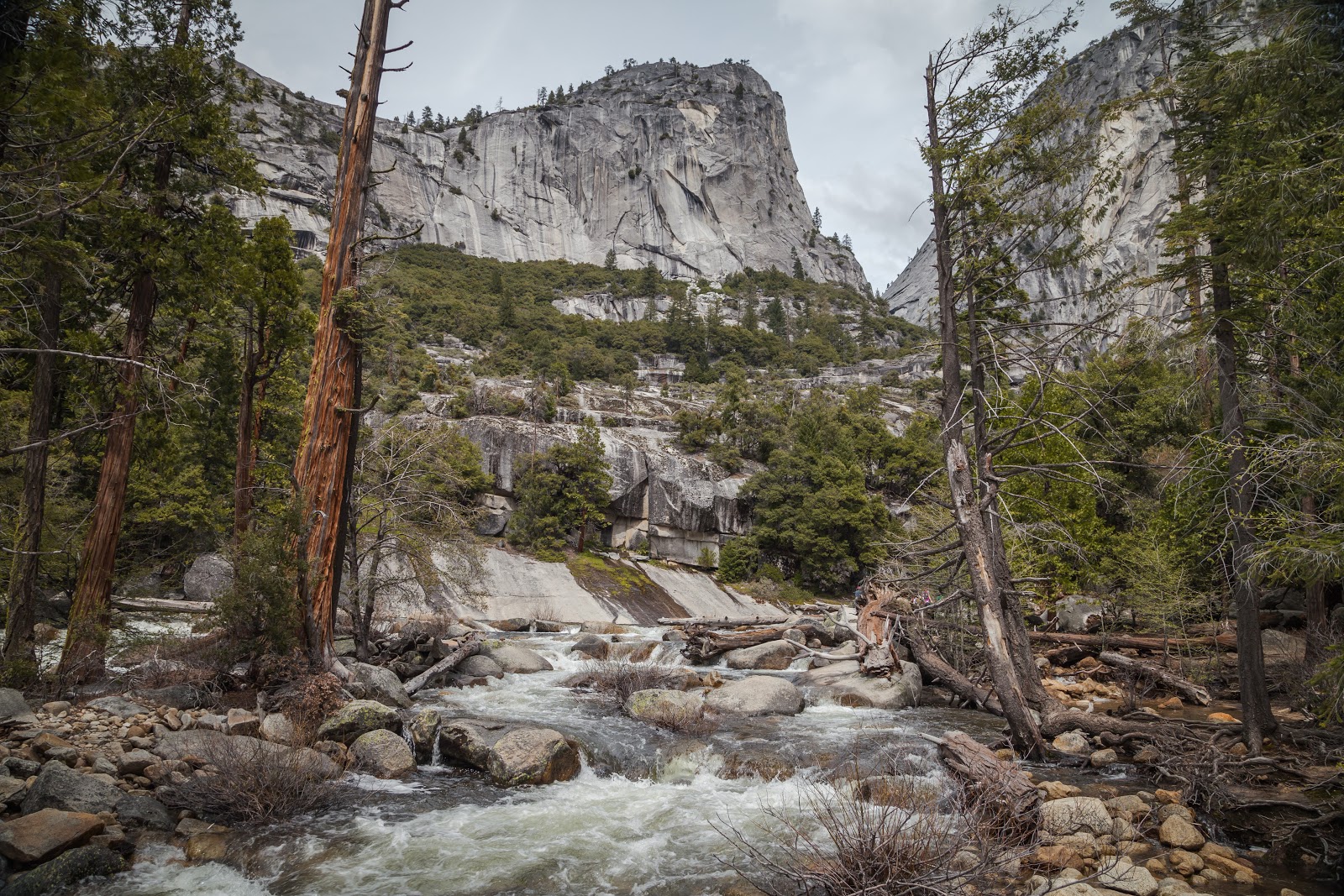 Hiking to Vernal and Nevada Falls in Yosemite - Explore the World with ...