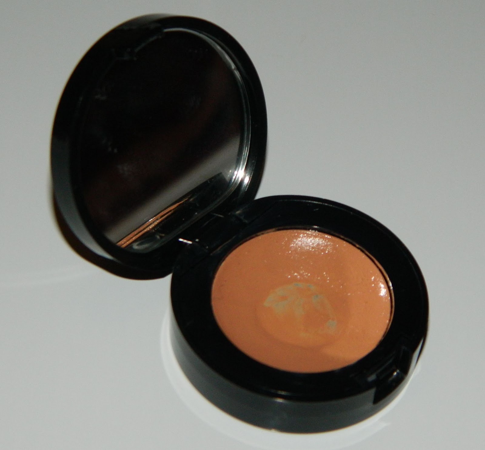 Blush Tree: Bobbi Brown Corrector and Creamy Concealer