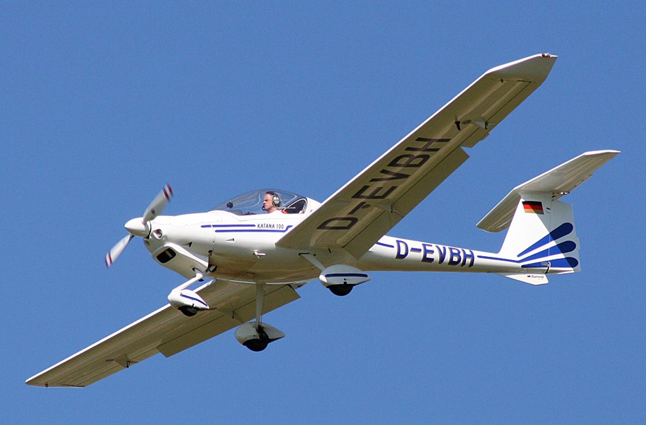 nhungdoicanh: Diamond DA-20