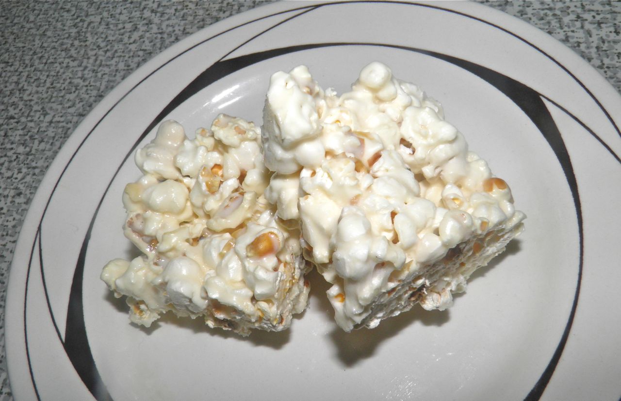 Docaitta Lifestyle: Recipe: Marshmallow Popcorn Squares