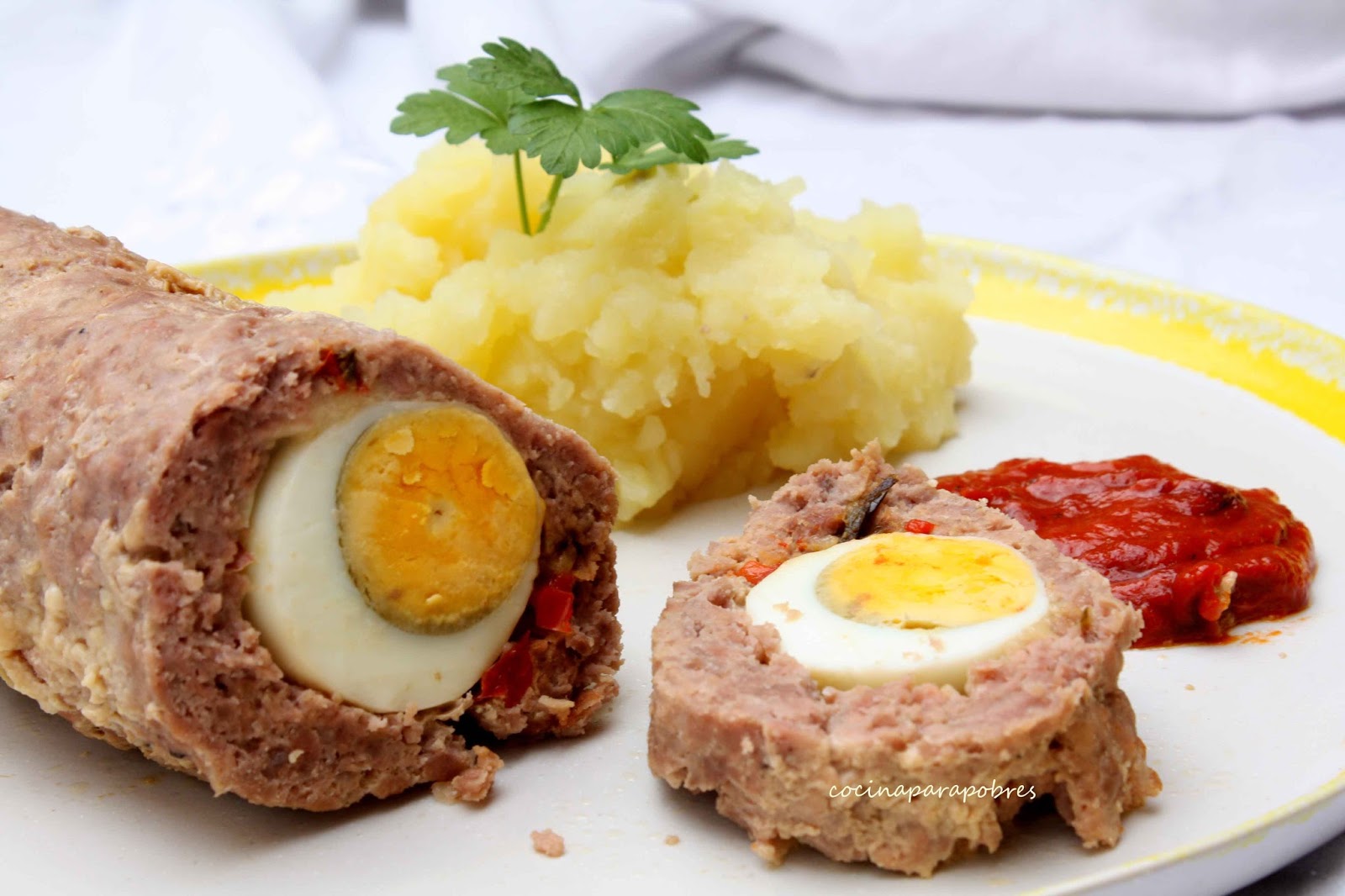 Arrollado de carne picada