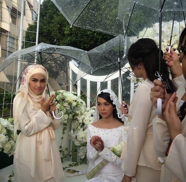 (15 Gambar) Kemeriahan Majlis Tertutup Perkahwinan Sharifah Sakinah Yang Sungguh Mengejutkan