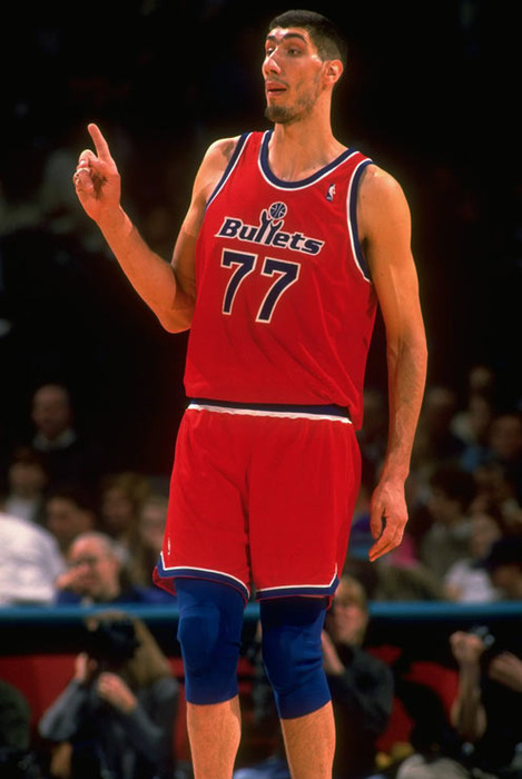 El fabuloso mundo del baloncesto: Hoy recordamos a: Georghe Muresan
