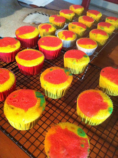 The Penny Pinch: DIY Rainbow Cupcakes