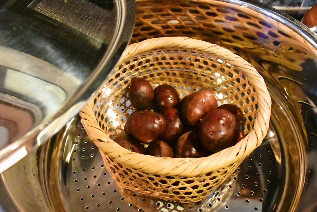 Recipes for Tom: Kuri chakin / mashed steamed chestnut cakes