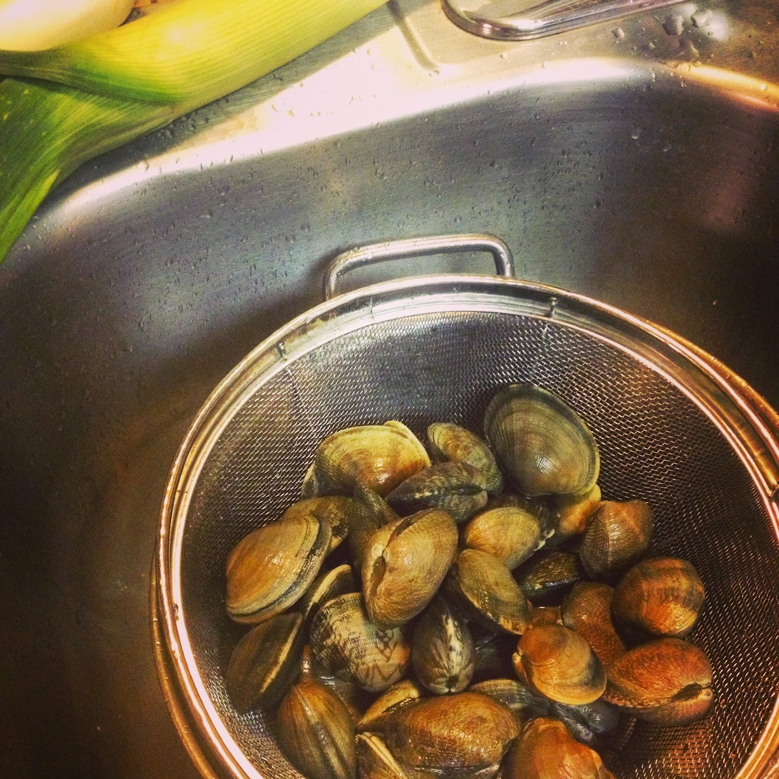 ...and I can cook, too.: Kertney's Clam Chowdah- PNW Style