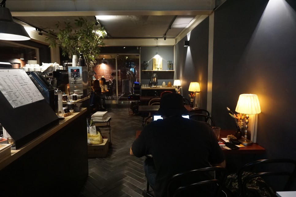 AREX: Enjoy a relaxing afternoon at Stance Coffee in Sangsu-dong