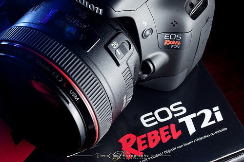 Buy it like a BOSS: Canon EOS rebel T2i