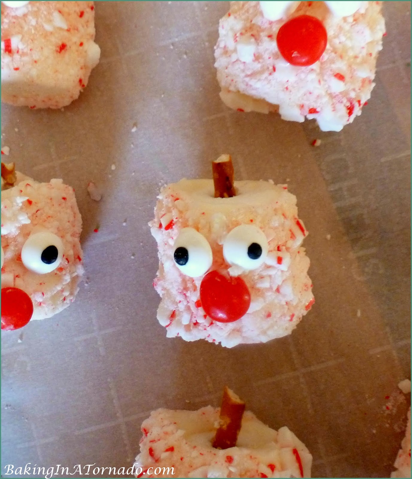 Baking in a Tornado: Elf Snacks: Jolly Blog With Friends