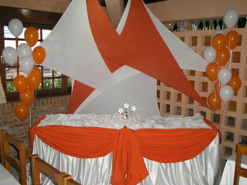 DALISOM PRODUÇÕES : DECORAÇÃO COM TECIDOS DE VARIAS CORES