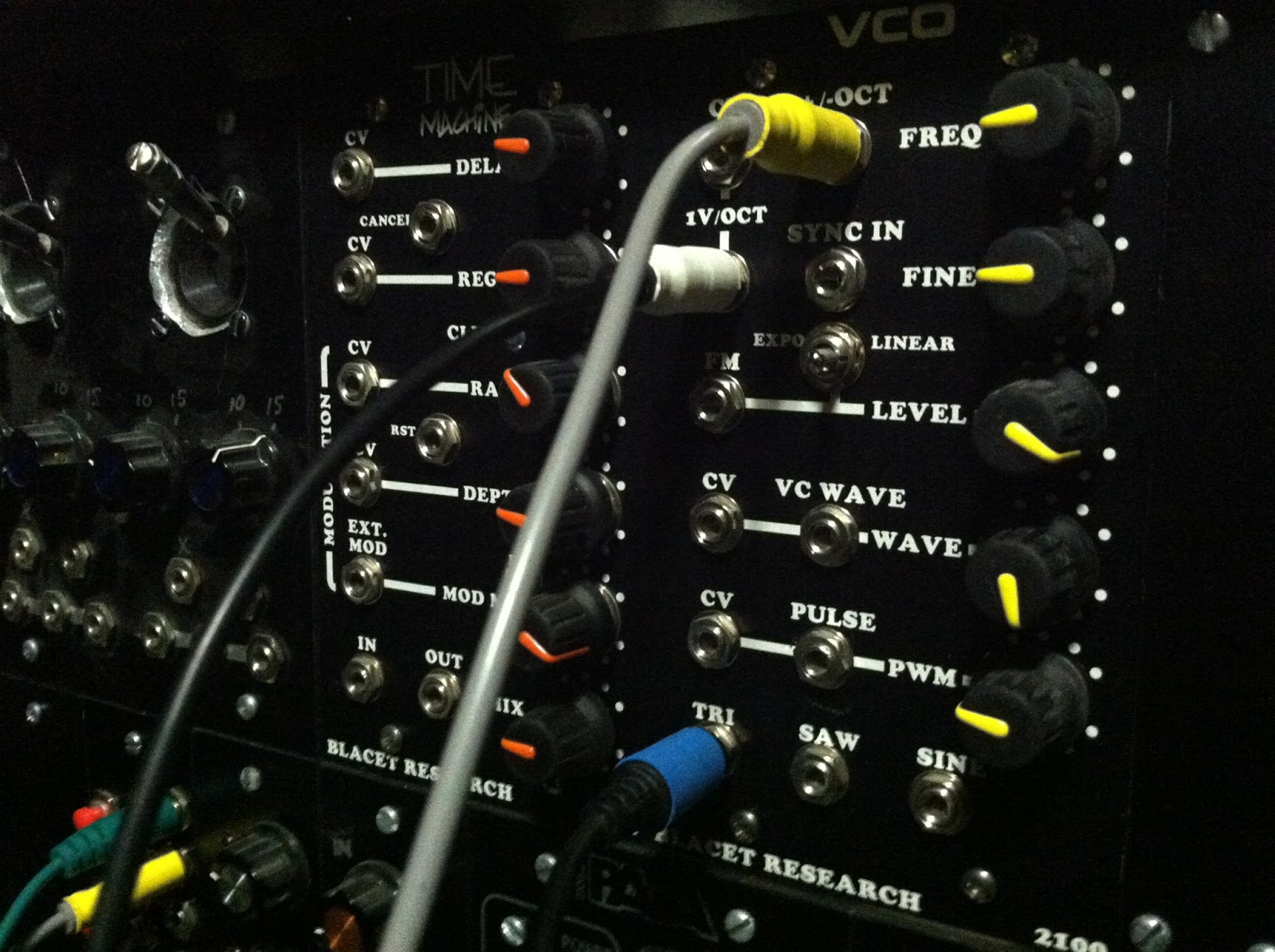 Modular experiments: Octave Switching and Waveshaping with the Blacet ...