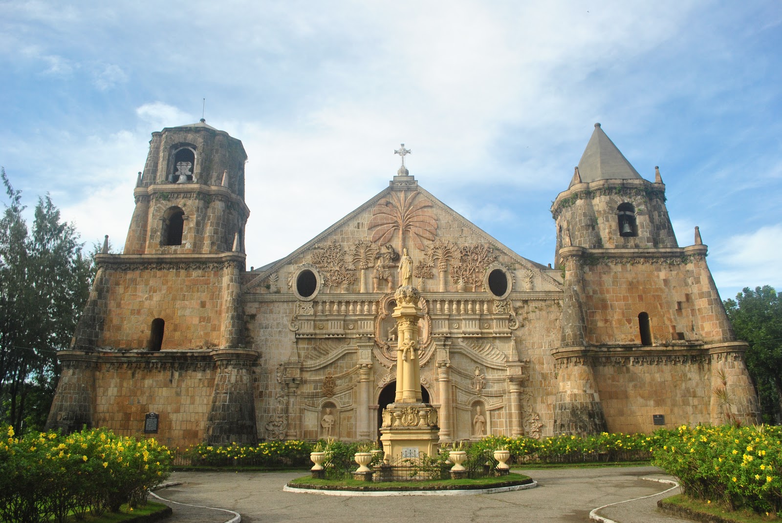 Backpacking Pilipinas: Philippine Churches