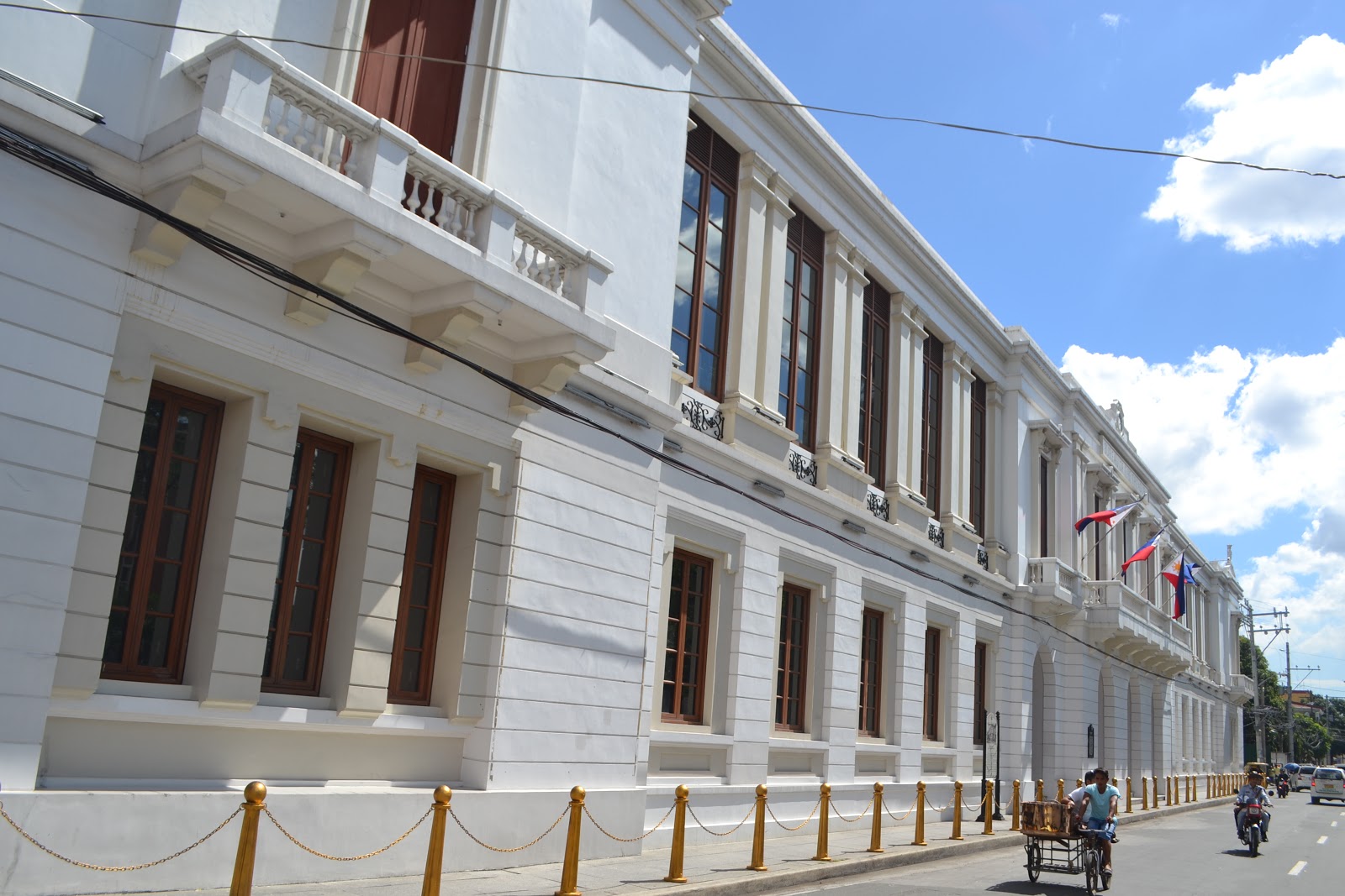 LEXICAL CROWN: THIS WAR-TORN DEVASTATED GOVERNMENT BUILDING HAS BEEN ...
