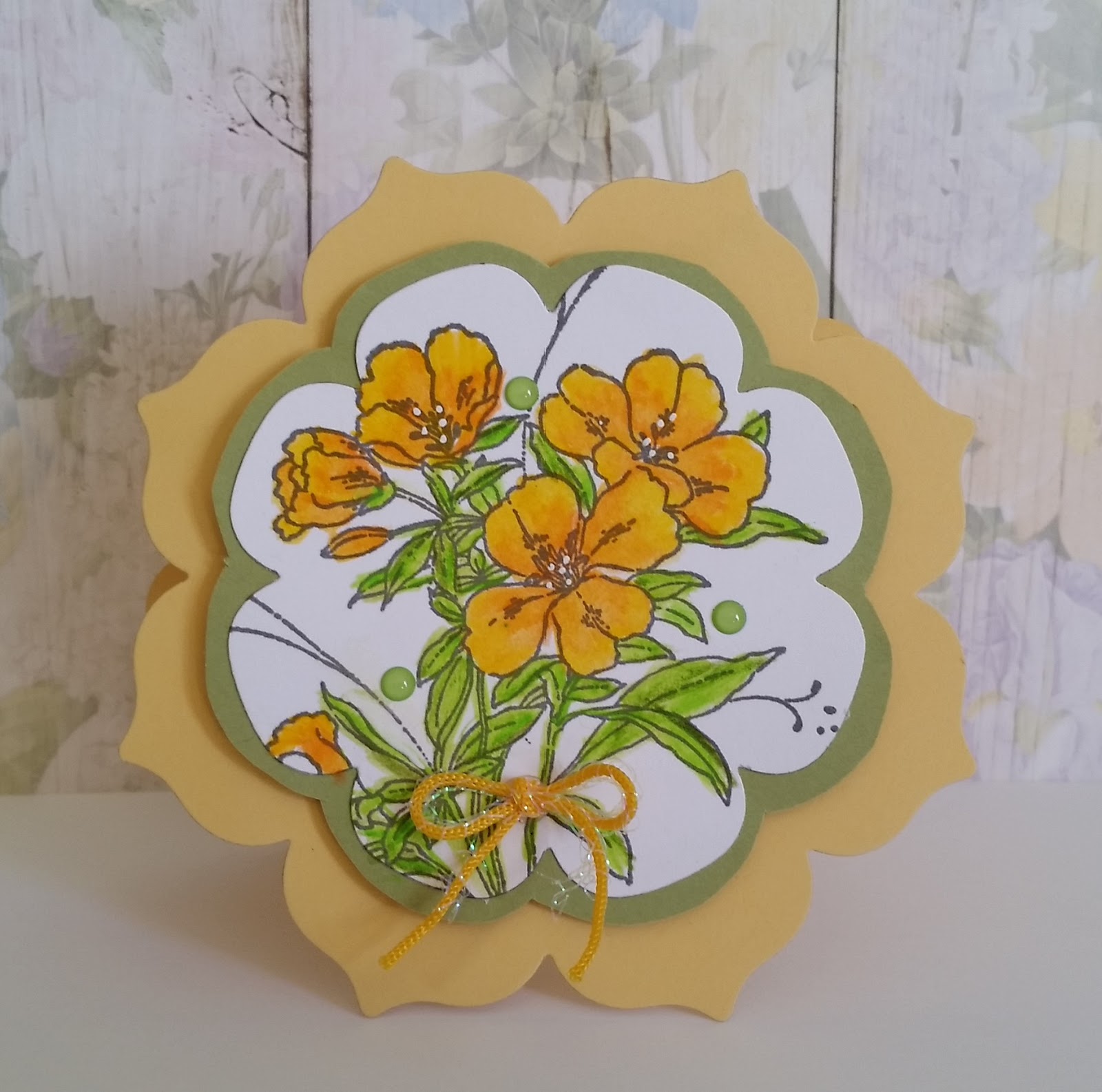 White Points: Flower shaped card