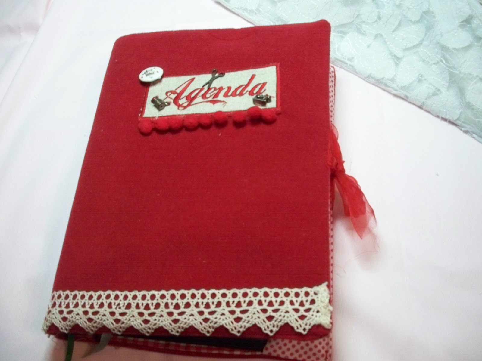 Entre agujas y canillas. La mar de bordados.: AGENDA CERRADA POR ...