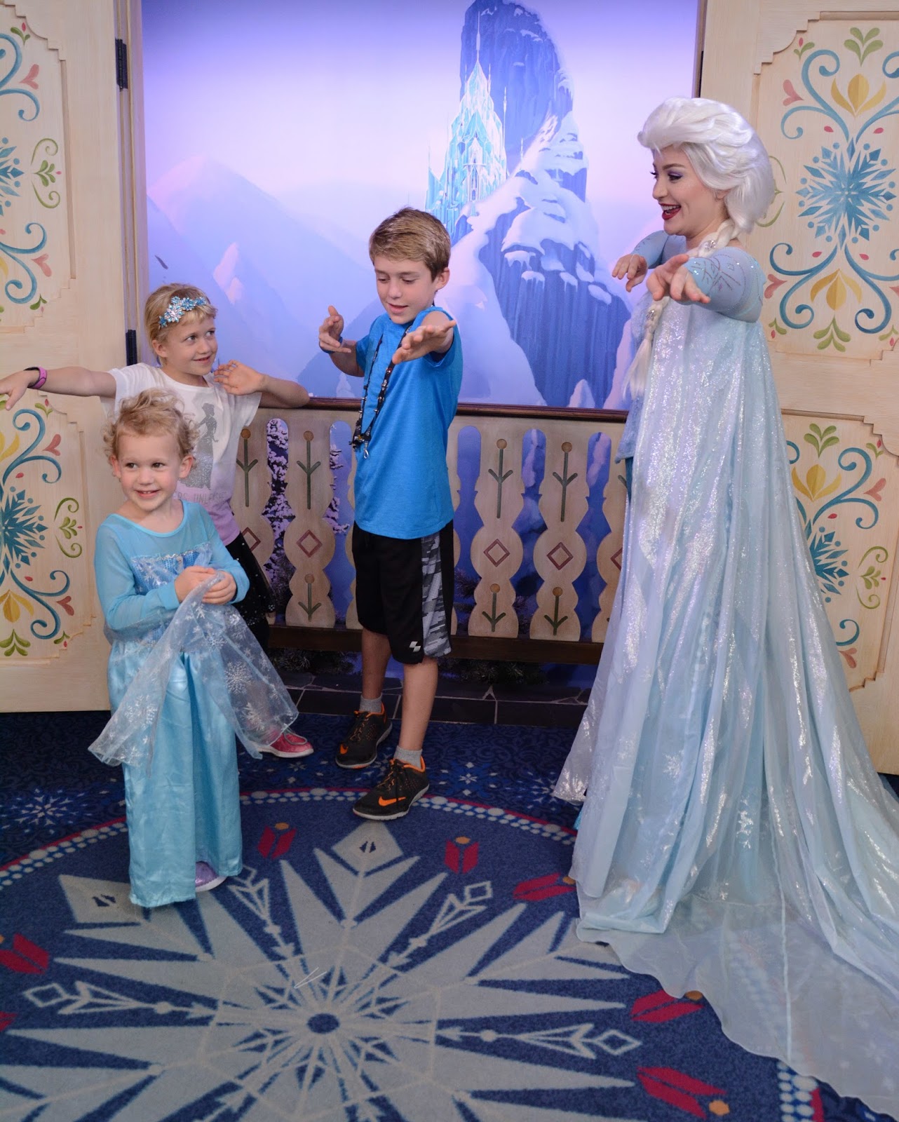 Lag Liv: Disney Days 4 and 5: Epcot and Animal Kingdom, with a bonus ...