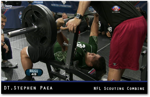 Stephen Paea bat le record de répétitions au développé couché au NFL ...
